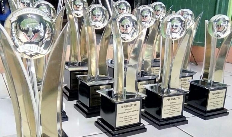 piala akrilik fiber | Tropipedia